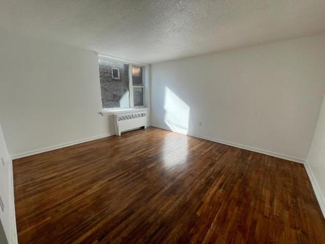 1 Br, 1 bath, Apartment 2407 Lake Shore Boulevard West