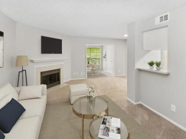 1 Br, 1 bath, Apartment 2409 Fallwood Dr