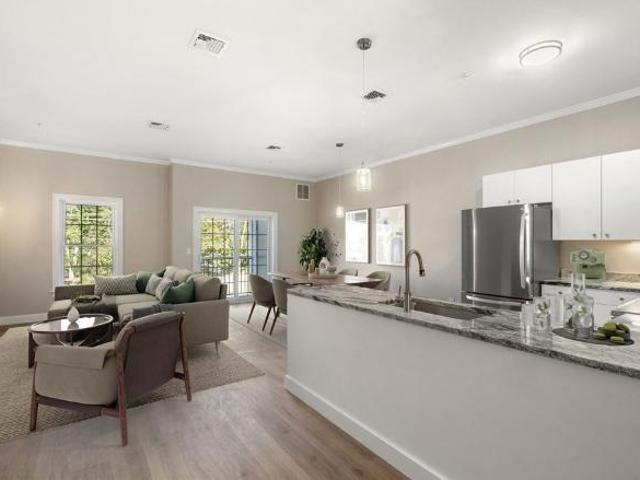 1 Br, 1 bath, Apartment 240 Main