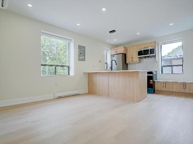 1 Br, 1 bath, Apartment 240 Durie Street