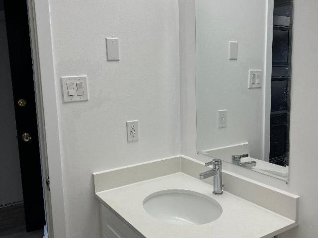 1 Br, 1 bath, Apartment 240 Water Street