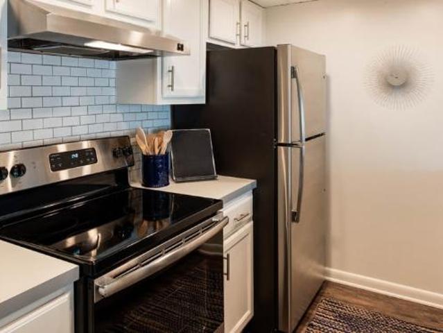 1 Br, 1 bath, Apartment 240 Yoakum Pkwy