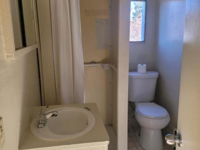 1 Br, 1 bath, Apartment 2415 Baker Street