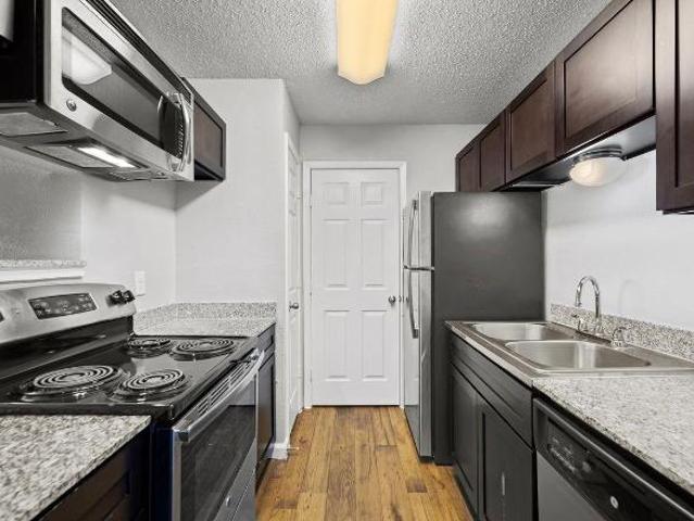 1 Br, 1 bath, Apartment 2416 S 13th St