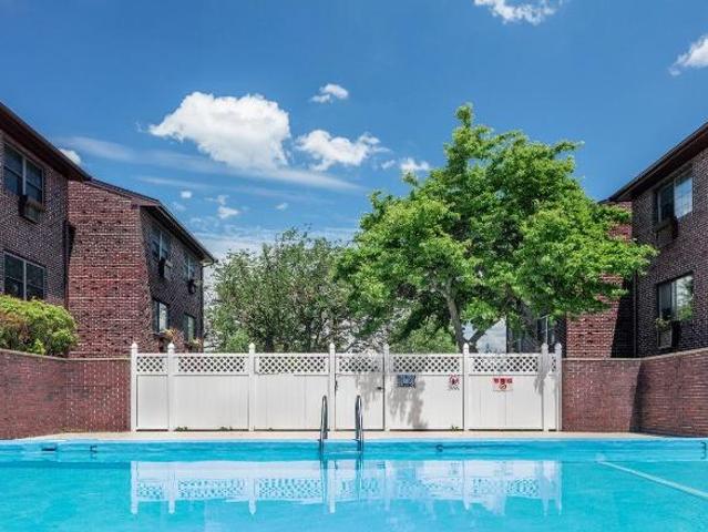 1 Br, 1 bath, Apartment 241 Lexington Street