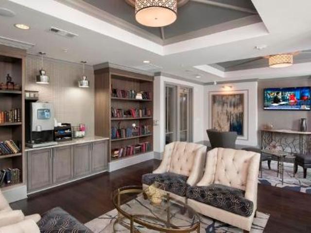 1 Br, 1 bath, Apartment 2420 Peachtree Rd NW