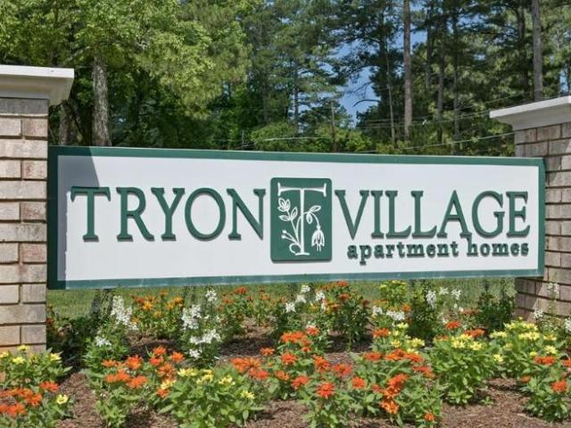 1 Br, 1 bath, Apartment 2421 Fairway Drive