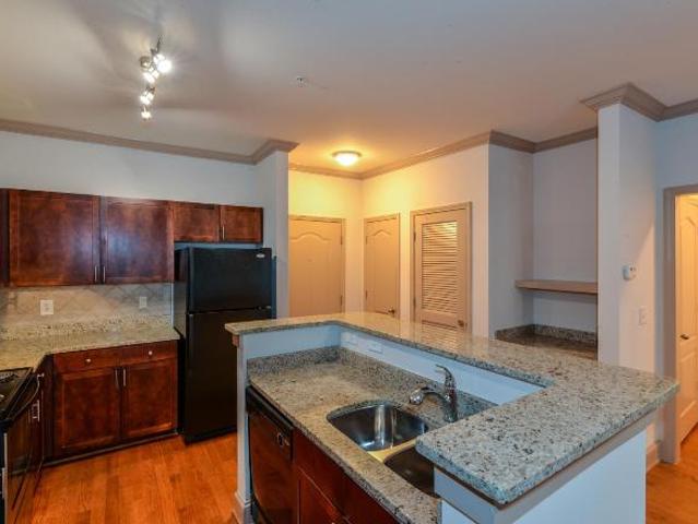 1 Br, 1 bath, Apartment 2430 Cheshire Bridge Rd NE