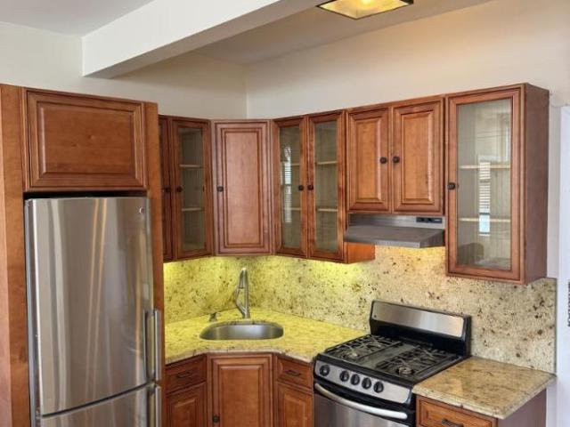 1 Br, 1 bath, Apartment 24 26 North Dean St