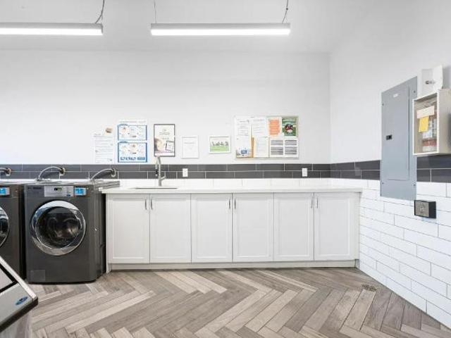1 Br, 1 bath, Apartment 24 Leith Hill Rd