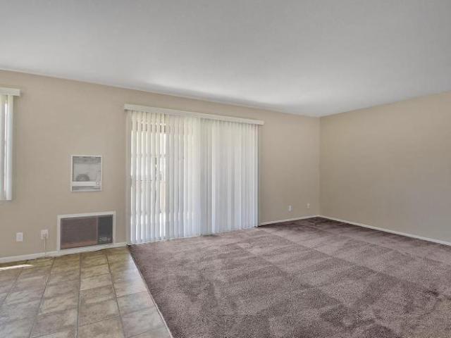 1 Br, 1 bath, Apartment 2547 Temple Avenue