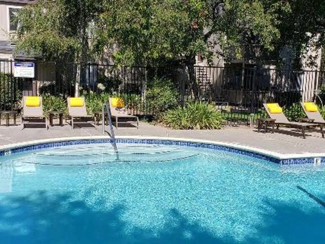 1 Br, 1 bath, Apartment 2557 Alvin Ave