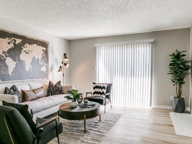 1 Br, 1 bath, Apartment 2500 Guerrero Dr