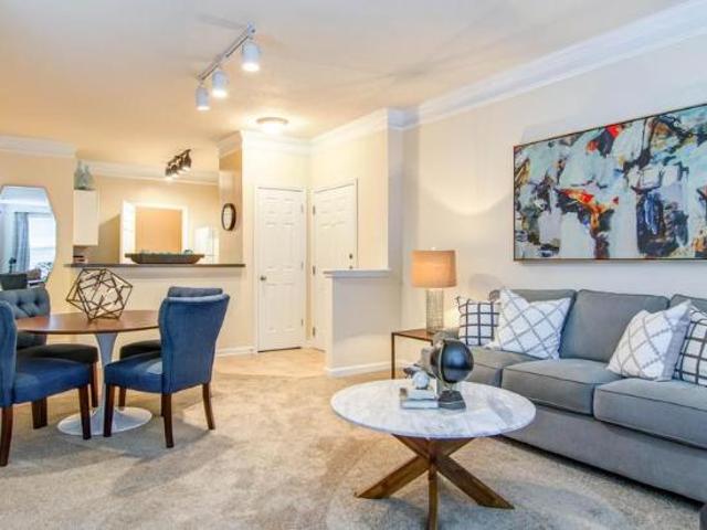 1 Br, 1 bath, Apartment 2500 Northeast Expressway NE
