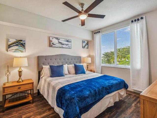 1 Br, 1 bath, Apartment 250 Congress Park Drive