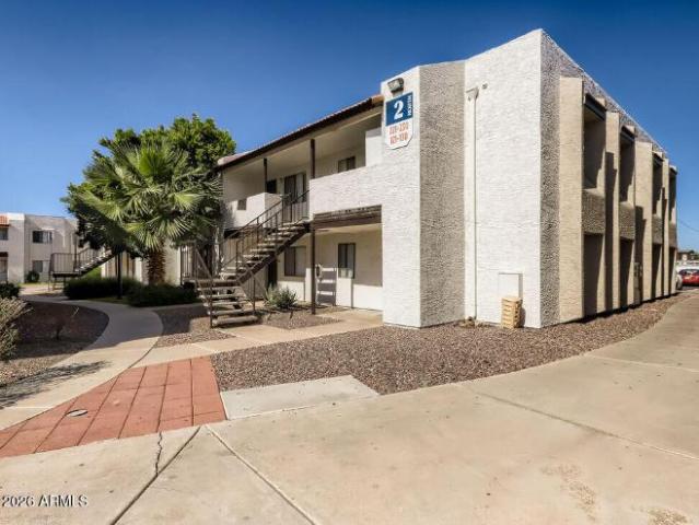 1 Br, 1 bath, Apartment 2524 W Glenrosa Avenue