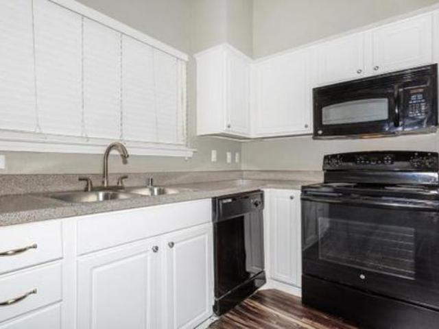 1 Br, 1 bath, Apartment 2525 Preston Road