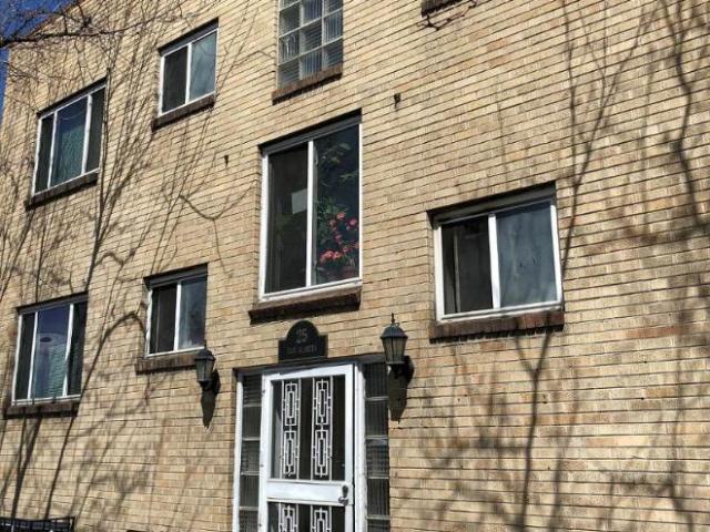 1 Br, 1 bath, Apartment 25 East Alameda Avenue