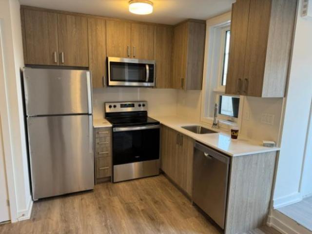 1 Br, 1 bath, Apartment 25 Palace Street