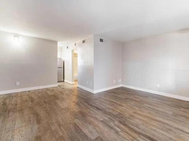 1 Br, 1 bath, Apartment 2660 N Alvernon Way
