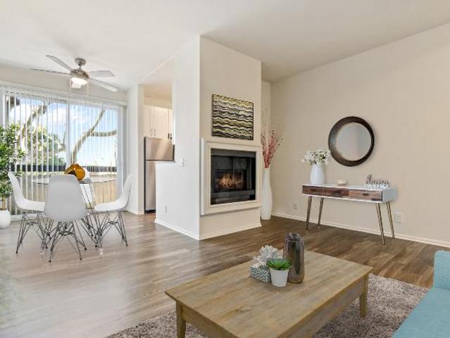 1 Br, 1 bath, Apartment 2600 Overland Ave