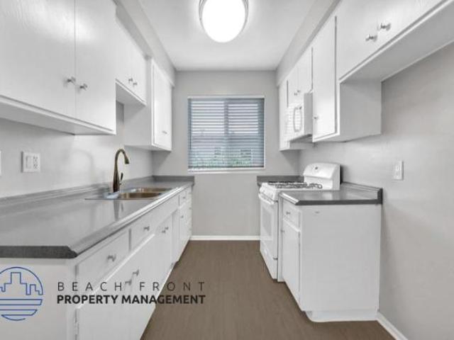1 Br, 1 bath, Apartment 26019 Oak Street