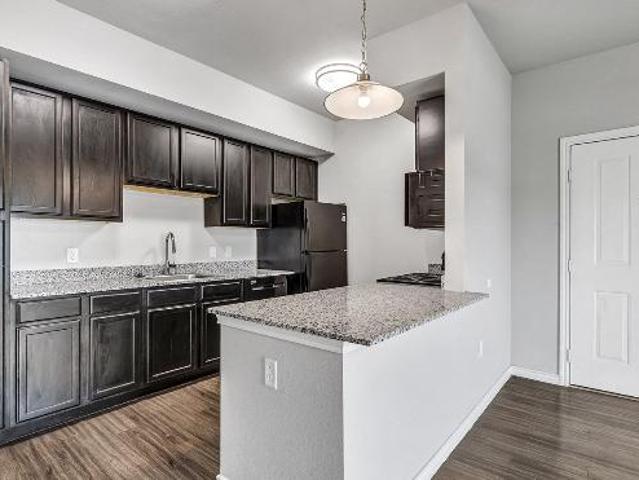 1 Br, 1 bath, Apartment 2601 Singing Wind Dr