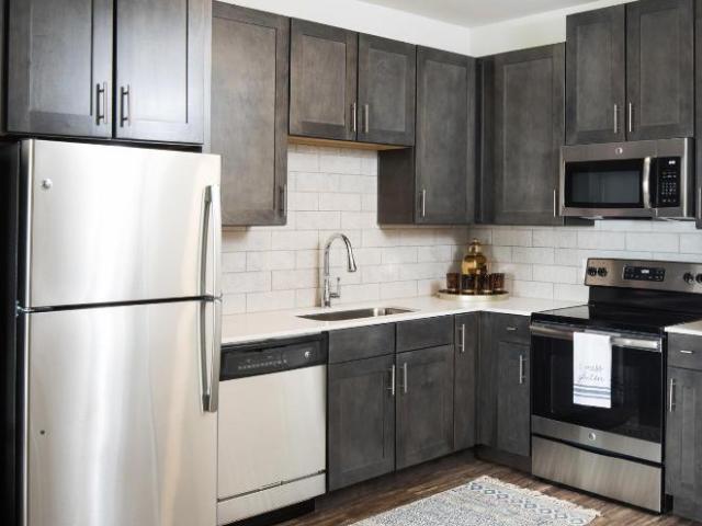 1 Br, 1 bath, Apartment 260 E Davis Street