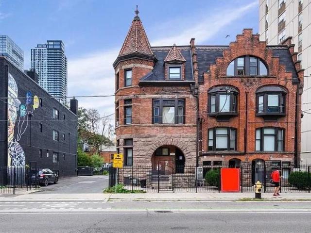 1 Br, 1 bath, Apartment 260 Sherbourne Street