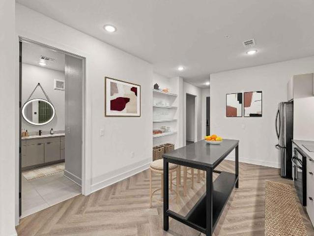 1 Br, 1 bath, Apartment 2610 Allen Street