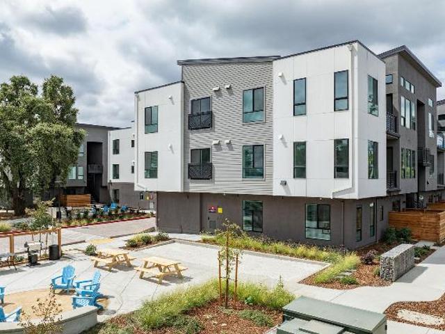 1 Br, 1 bath, Apartment 2611 1st Street