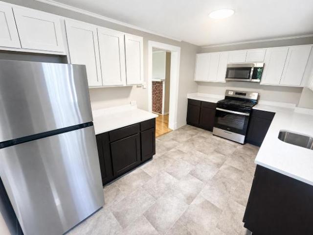 1 Br, 1 bath, Apartment 2617 Shady Avenue