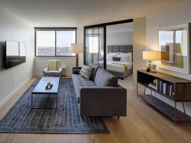1 Br, 1 bath, Apartment 2625 N Clark St