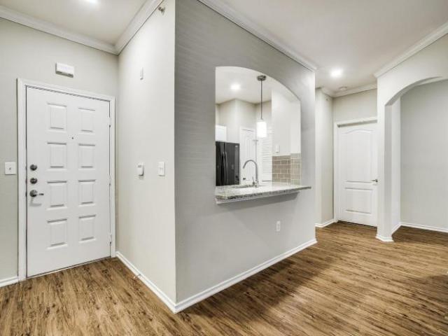 1 Br, 1 bath, Apartment 2751 River Park Drive