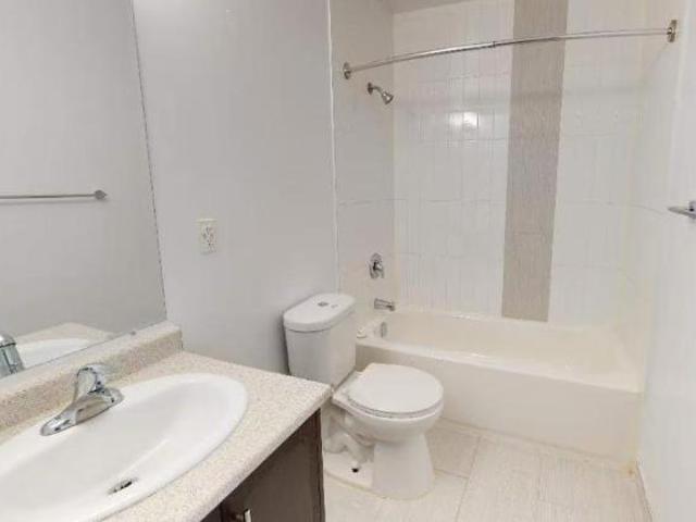 1 Br, 1 bath, Apartment 2757 Battleford Rd
