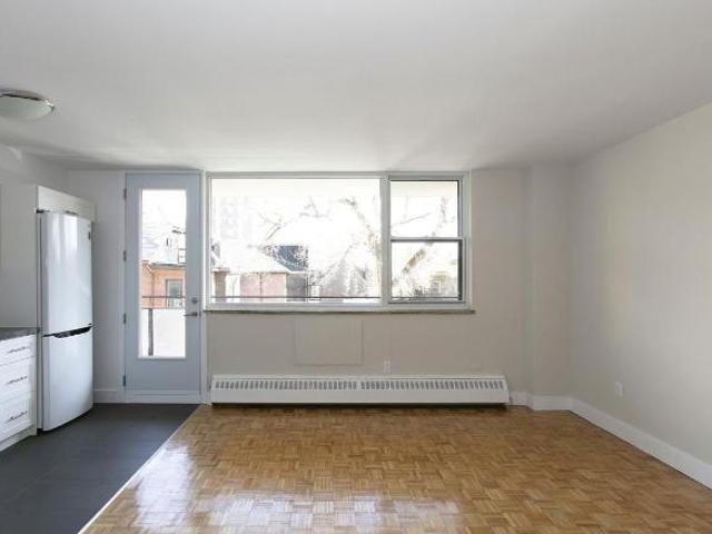 1 Br, 1 bath, Apartment 276 Saint George St