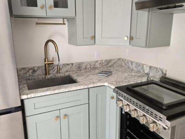 1 Br, 1 bath, Apartment 279 Kimberly Ave