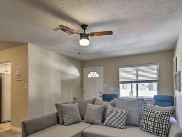 1 Br, 1 bath, Apartment 2704 2nd Street