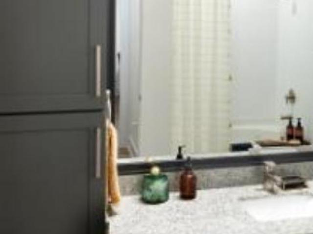 1 Br, 1 bath, Apartment 2705 Haverford Pl