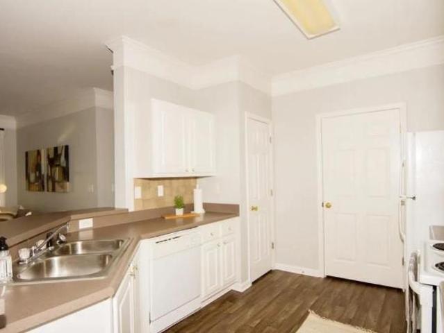 1 Br, 1 bath, Apartment 2705 Mall of Georgia Blvd