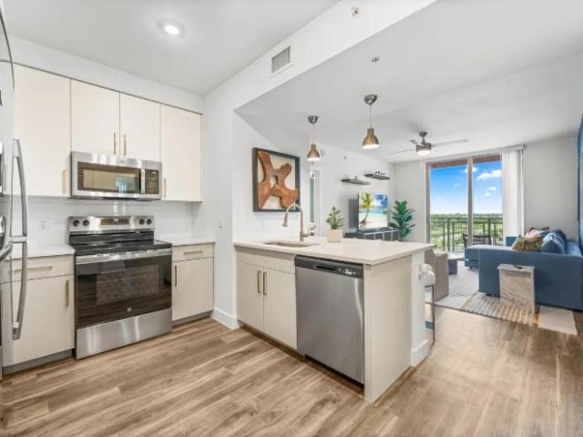 1 Br, 1 bath, Apartment 27077 S Dixie Hwy