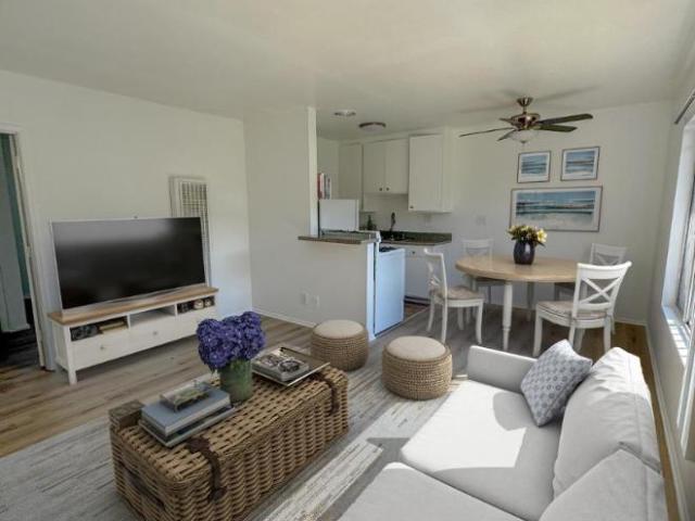 1 Br, 1 bath, Apartment 2712 Abbot Kinney Boulevard