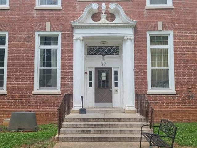 1 Br, 1 bath, Apartment 27 Hege Dr