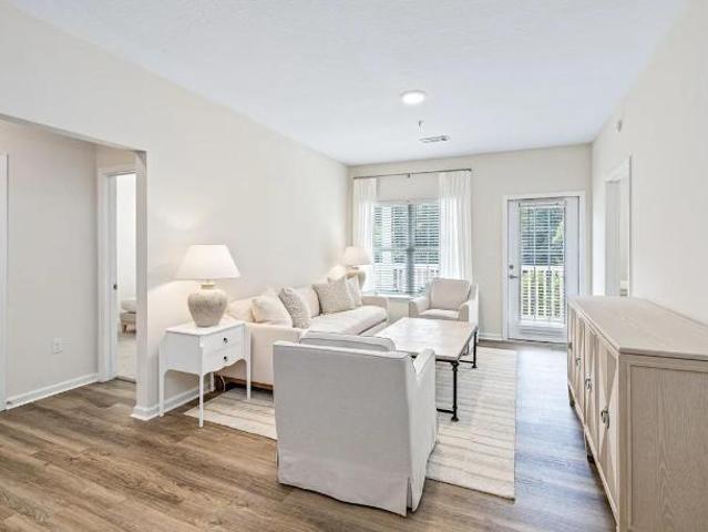 1 Br, 1 bath, Apartment 27 Lake Forgetful