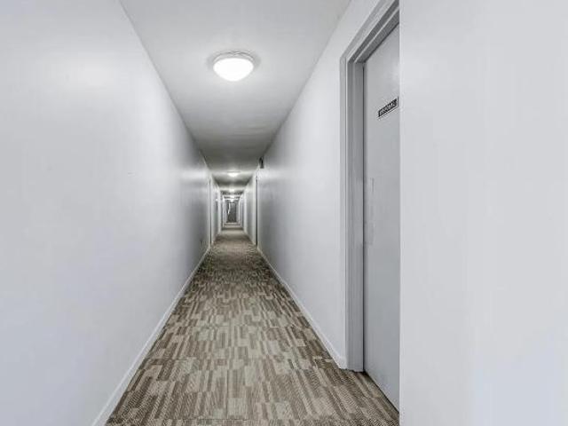 1 Br, 1 bath, Apartment 27 Vanier Drive