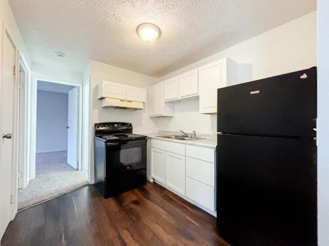 1 Br, 1 bath, Apartment 2846 Harrison Avenue