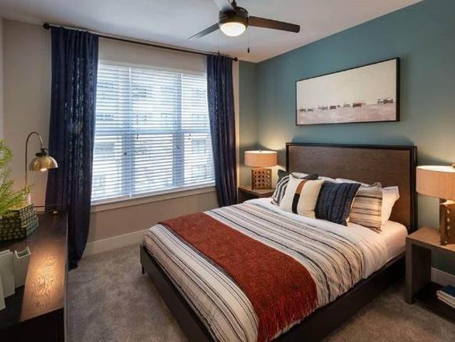 1 Br, 1 bath, Apartment 2855 Crescent Parkway
