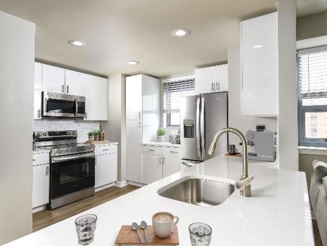 1 Br, 1 bath, Apartment 285 George St