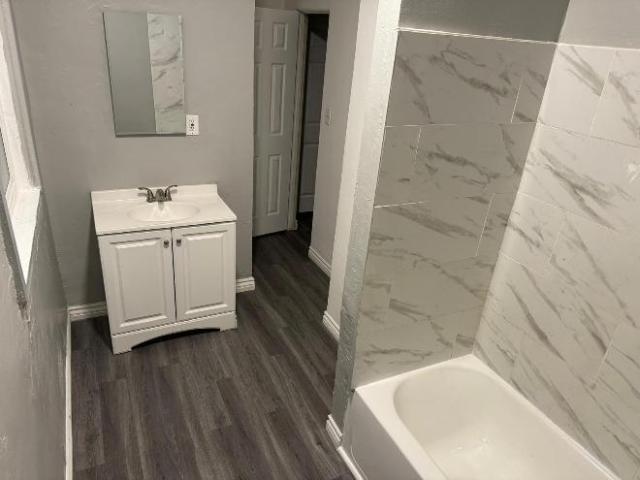 1 Br, 1 bath, Apartment 2876 Saturn Avenue