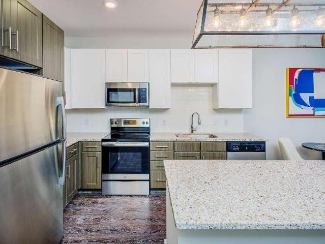 1 Br, 1 bath, Apartment 287 Huger St
